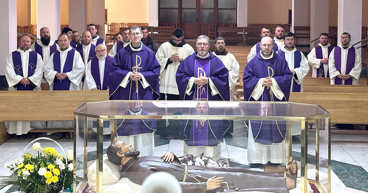 Onești: Întâlnirea de Postul Mare a fraților capucini din România